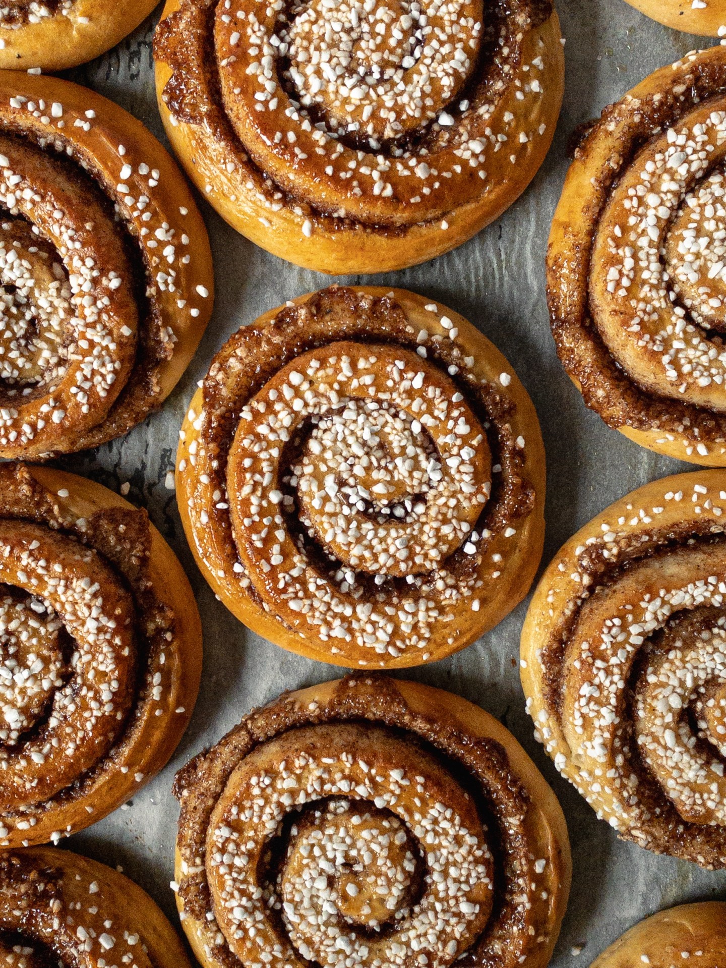 Swedish cinnamon buns (kanelbullar) – Baka med Josefine